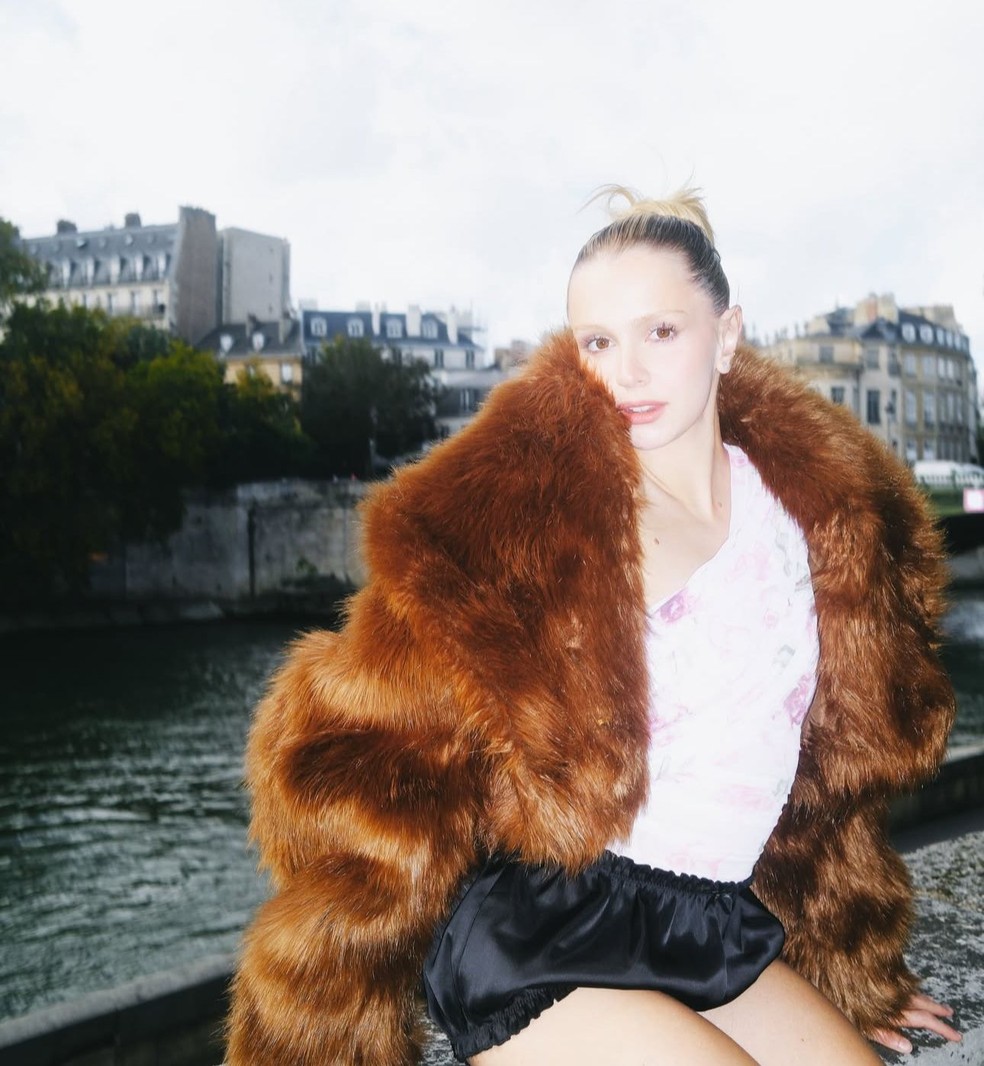 Isabella Scherer faz novo ensaio em Paris