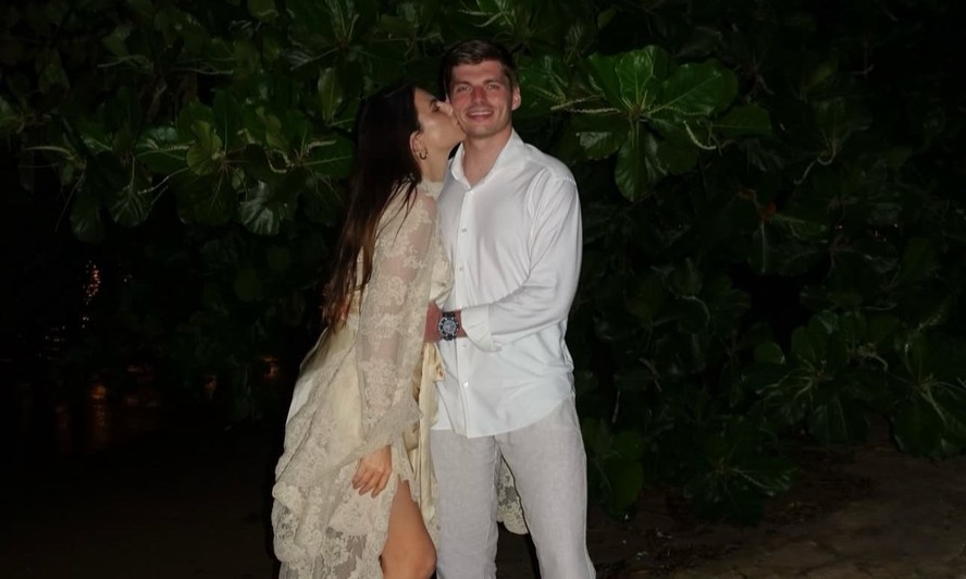 Kelly Piquet exibe cliques inéditos de sua virada de ano