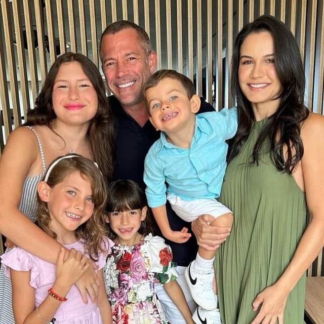 Malvino Salvador ganha declaração da esposa, Kyra Gracie, em ...