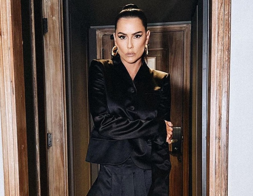 Deborah Secco para web com novo ensaio