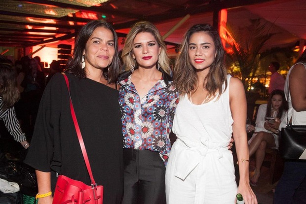 Dona Santa arma festa no Veste Rio