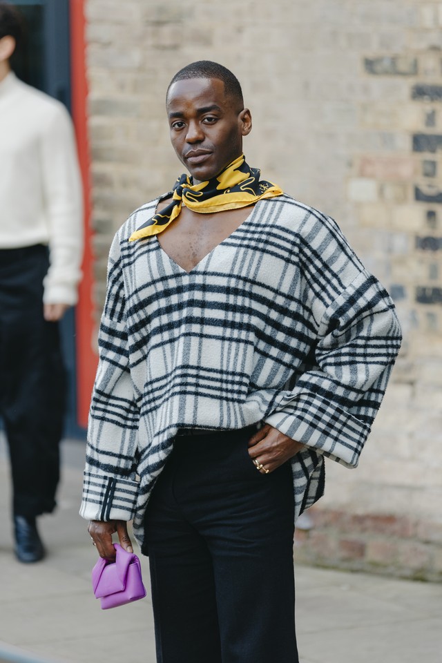 Como usar a echarpe para inovar no look neste inverno