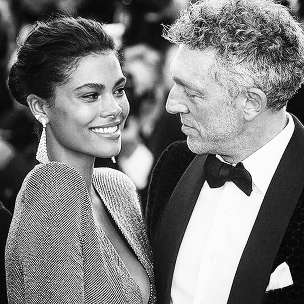 Vincent Cassel e Tina Kunakey se casam no País Basco