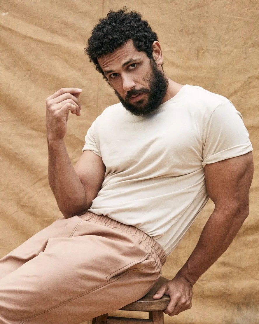 Amaury Lorenzo, ator de 'Terra e Paixão', chama atenção de seguidores ...