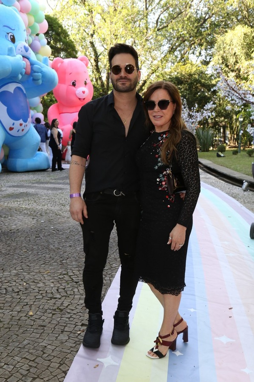 Celebridades marcam presença no aniversário de Zoe