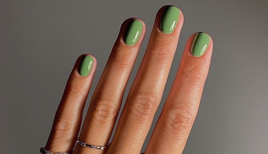 7 cores de esmalte que serão tendência no inverno 2025