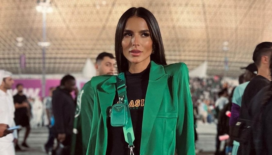 Jéssica Turini elege look fashionista para assistir ao jogo do México ...