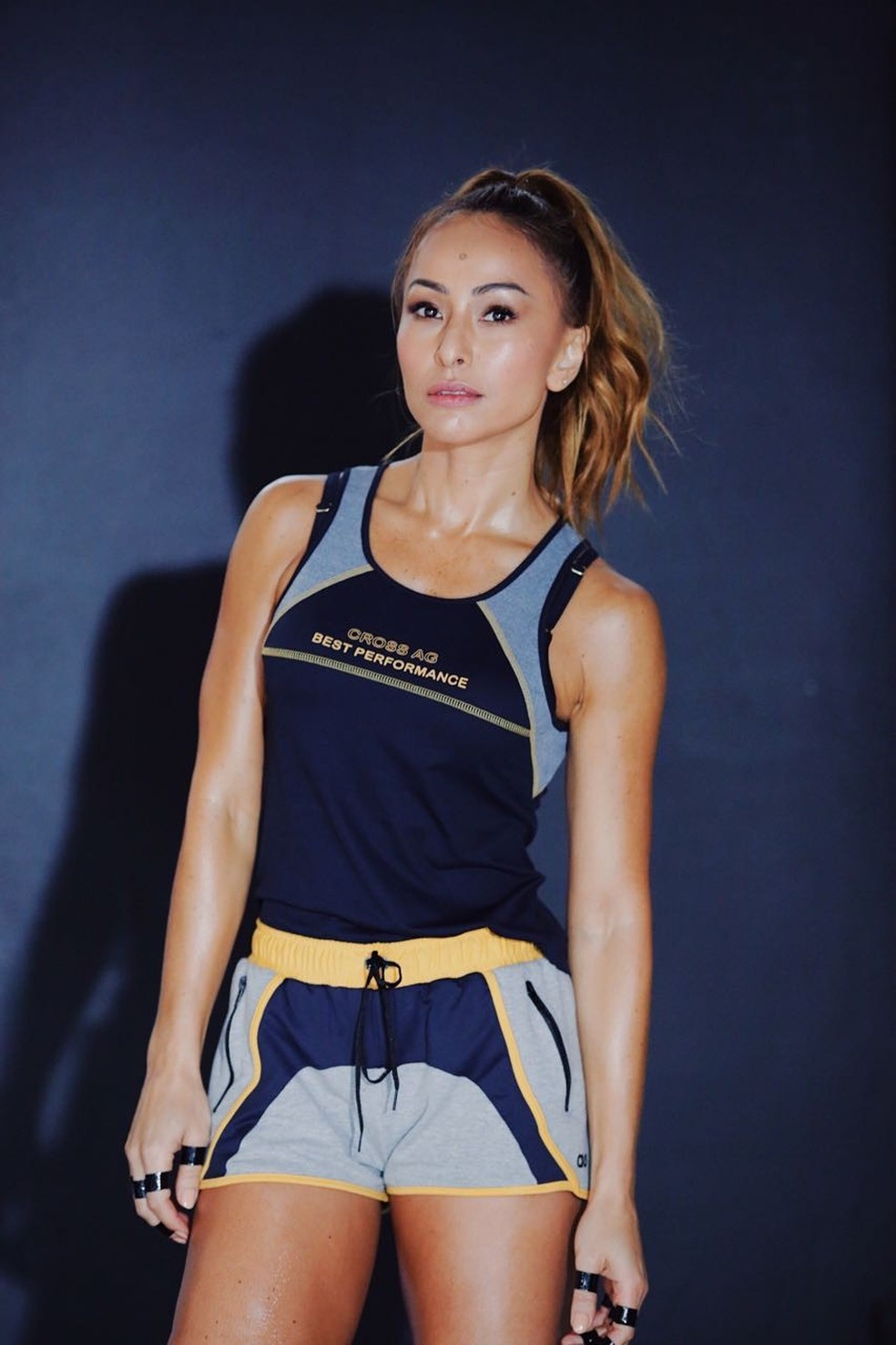 Sabrina Sato mostra sua porção fitness em campanha