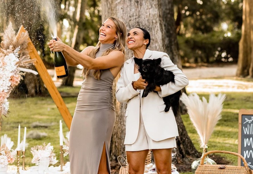 Marta Silva compartilha vídeo inédito para celebrar um mês do noivado