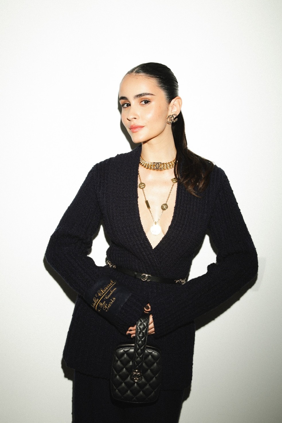 Valentina Herszage aposta em look grifado para pré-estreia de 'Ainda ...