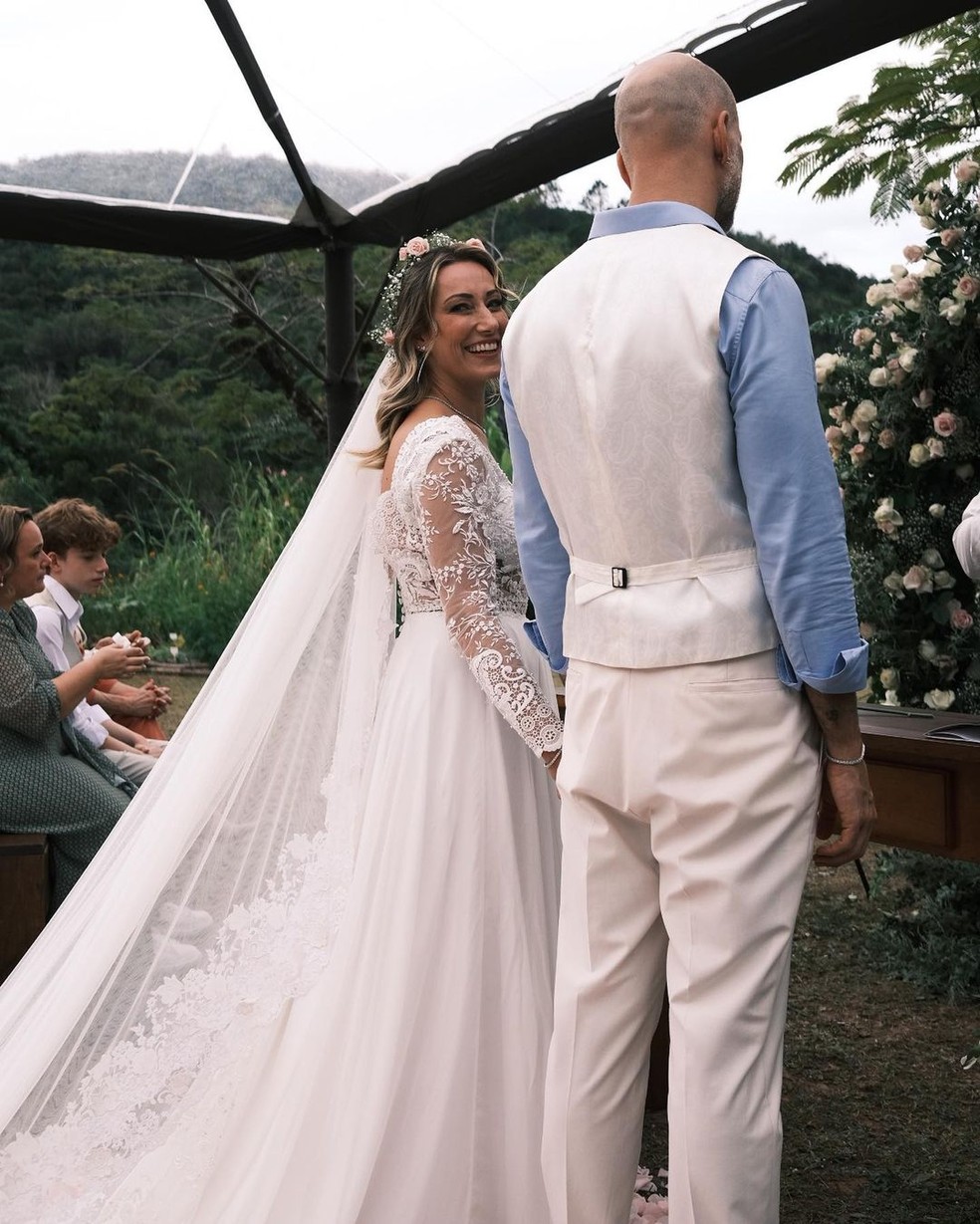 Eles disseram 'sim!' Veja os casais famosos que se casaram em 2023