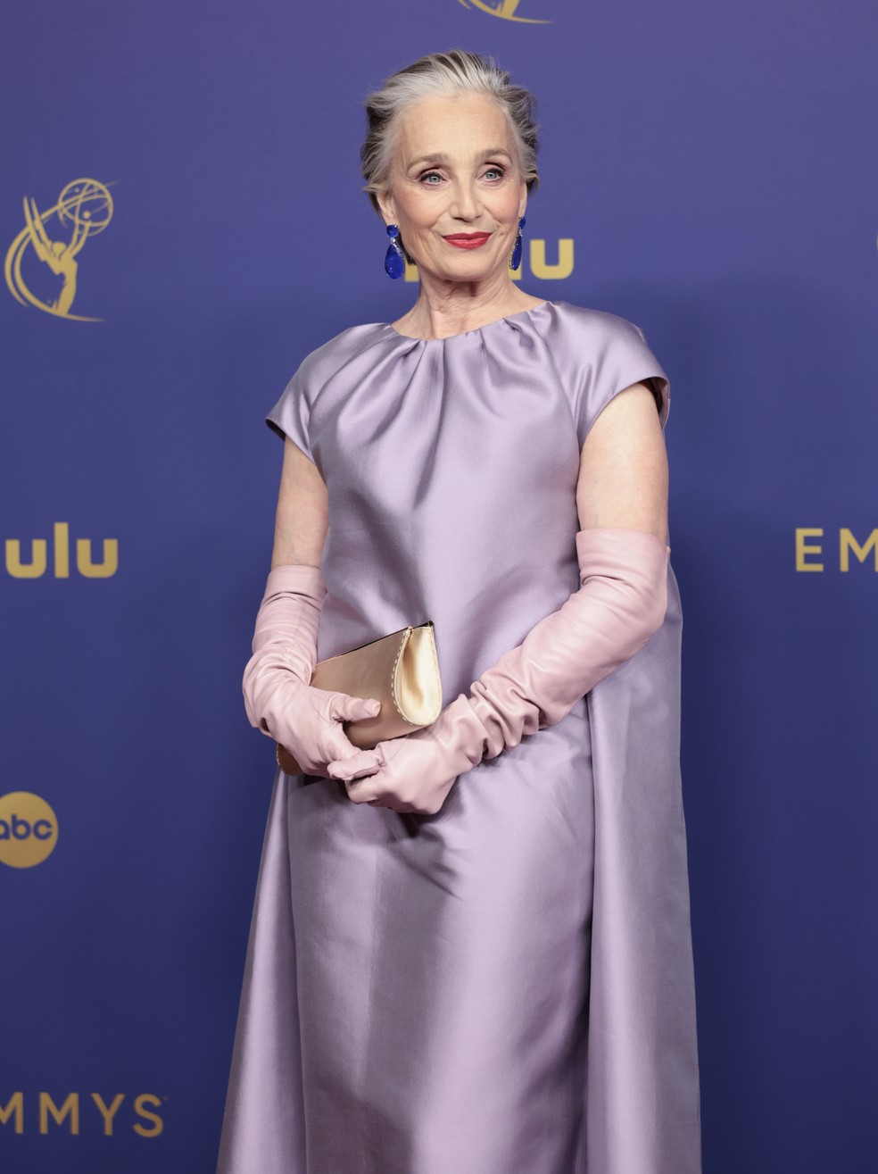 Cabelos grisalhos são destaque no tapete vermelho do Emmy 2024