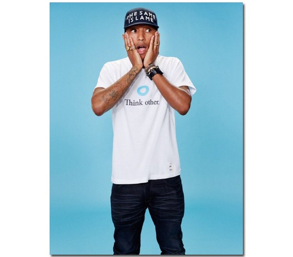 Pharrell Williams cria, através de sua I am Other, t-shirts para a Uniqlo