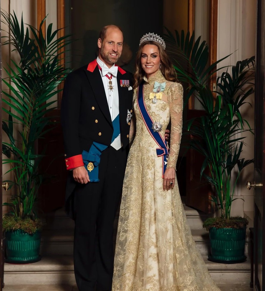 Príncipe William e Kate Middleton surgem prontos para banquete Estadual