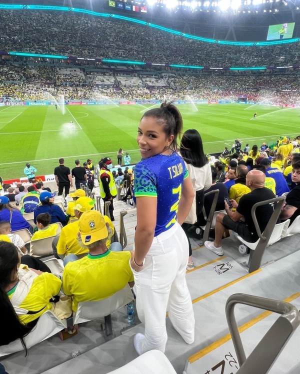 Belle Silva abre álbum do primeiro dia de jogo do Brasil