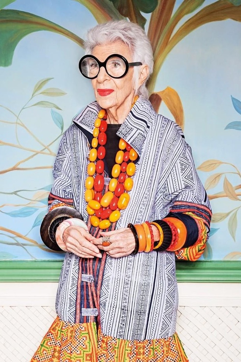 Ícone de estilo, Iris Barrel Apfel morre aos 102 anos