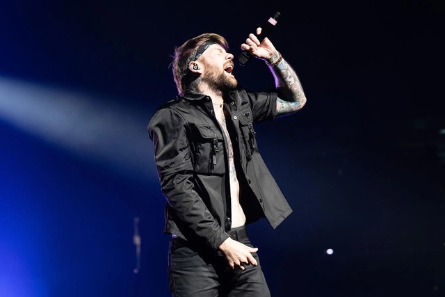 Caleb Shomo revela homossexualidade e esposa desabafa sobre fim do ...