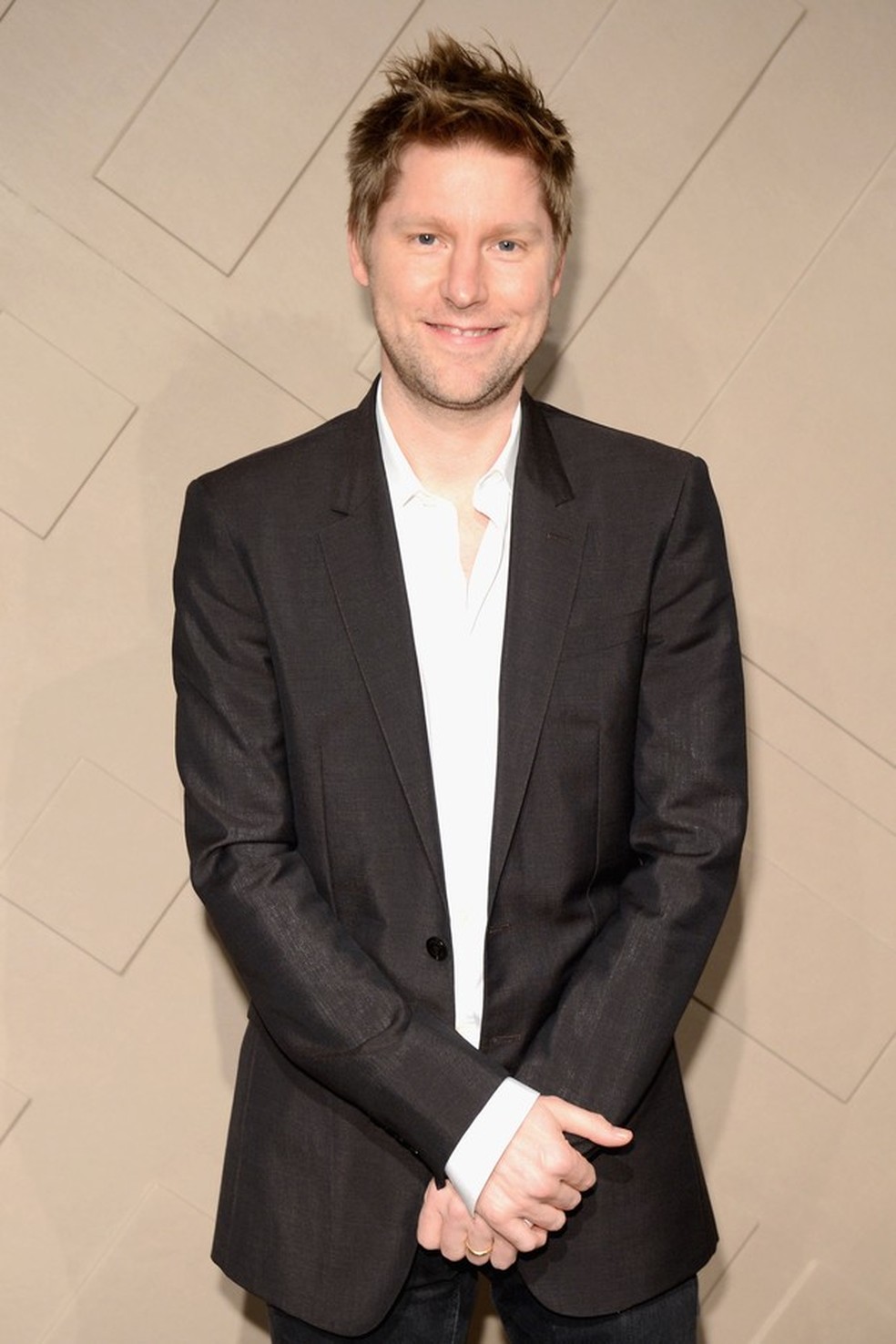 Christopher Bailey é o novo presidente da Burberry; Marco Gobbetti ...