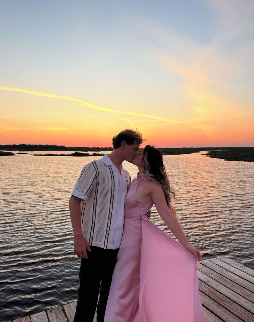 Marina Liberato celebra cinco anos de namoro com Felipe Lessa