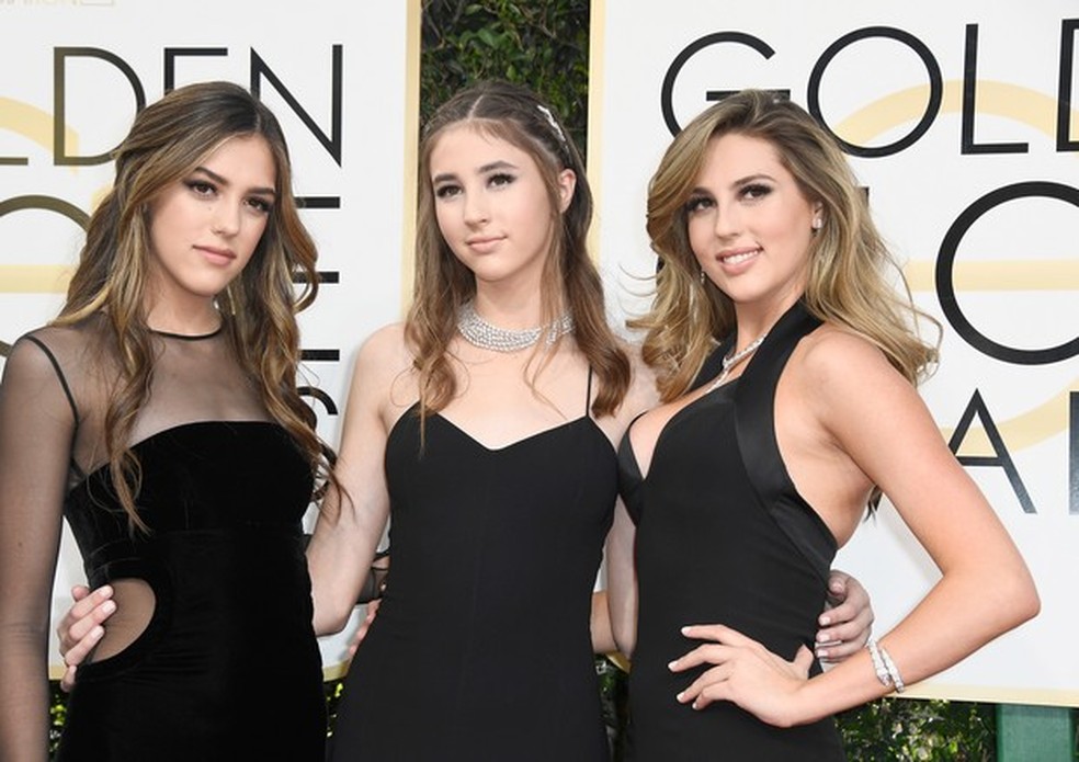 Lindas, irmãs Stallone fazem début no tapete vermelho do Globo de Ouro