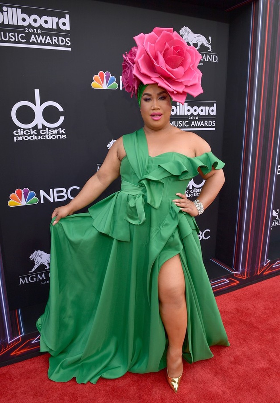 Patrick Starr escolhe look floral para Billboard Awards