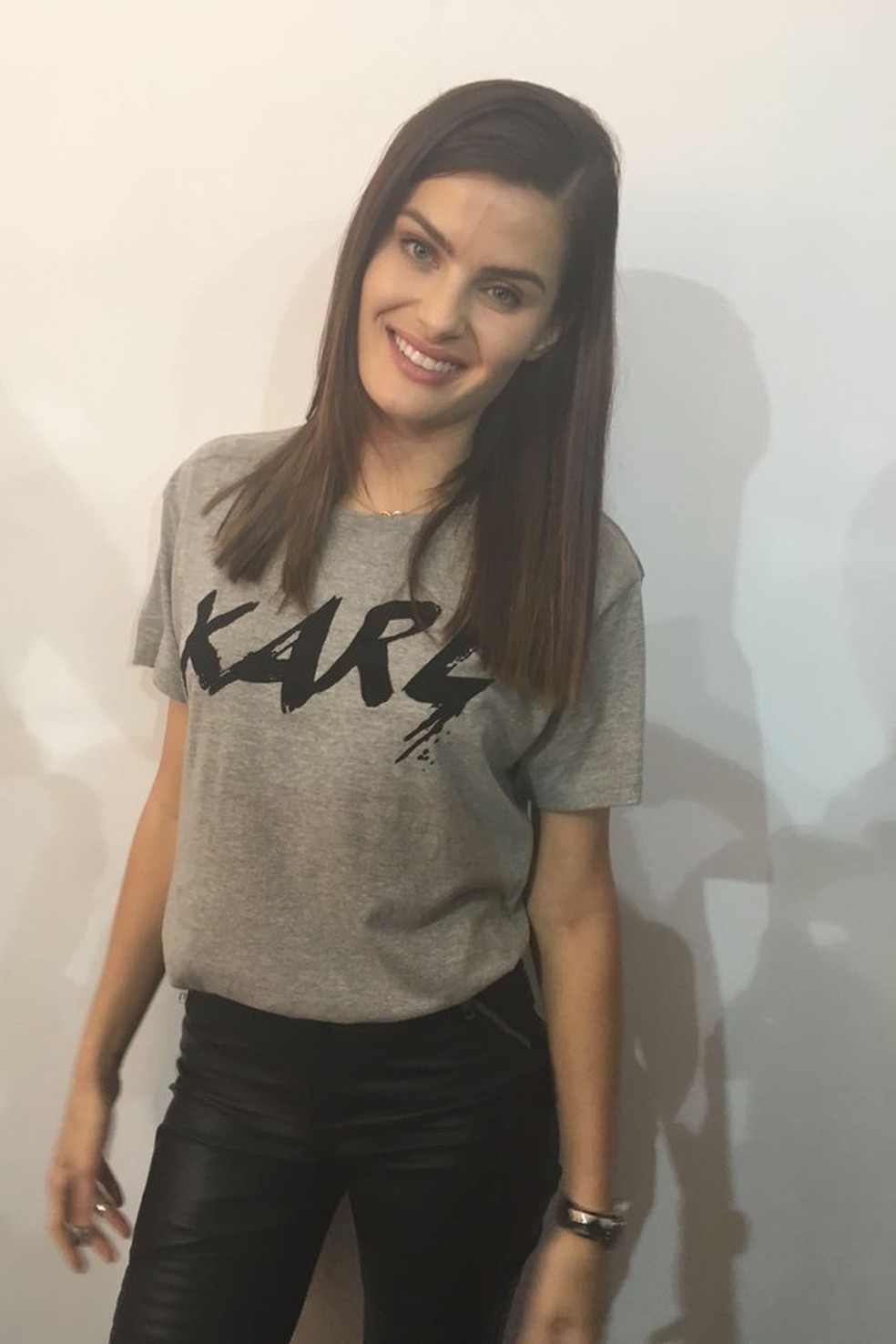 Isabelli Fontana, a musa do SPFW N41, desfila para a Riachuelo