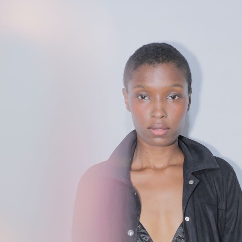 De faxineira à passarela: Maria Oliveira estreia no SPFW