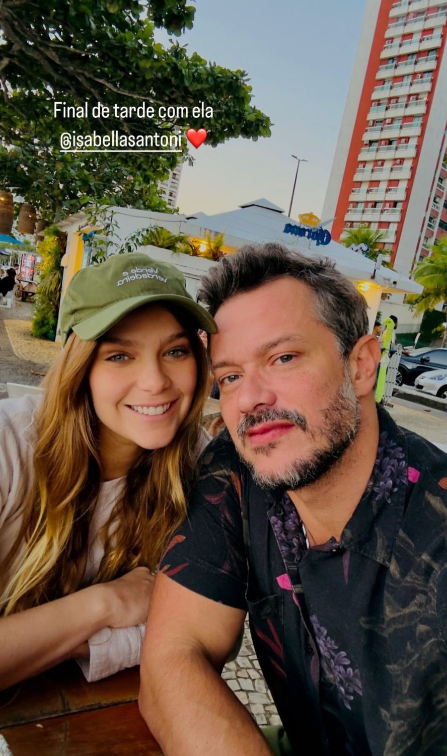 Recém-casado, Henrique Blecher celebra Dia dos Namorados com Isabella ...