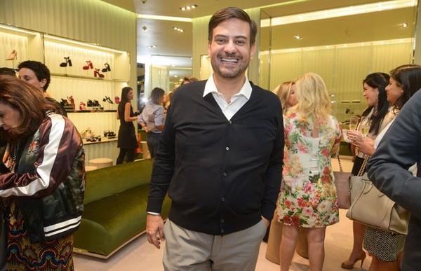 Prada arma trunk show e bate-papo com Bruno Astuto