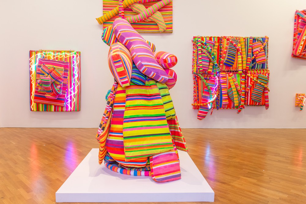 Pinacoteca SP apresenta maior exposição de Marta Minujín no país