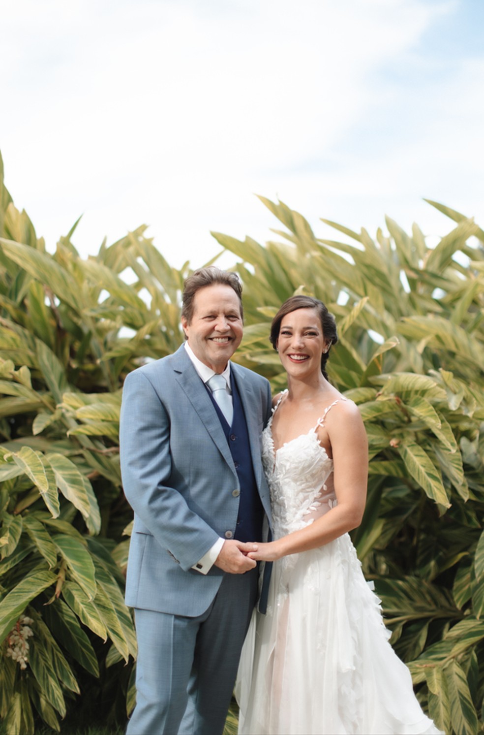 Adriana Birolli se casa com o diretor Ivan Zettel em cerimônia ...