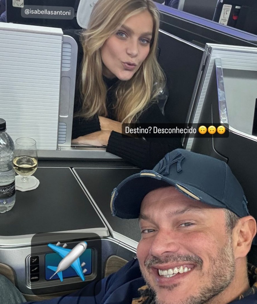 Henrique Blecher faz mistério sobre destino de viagem com Isabella Santoni