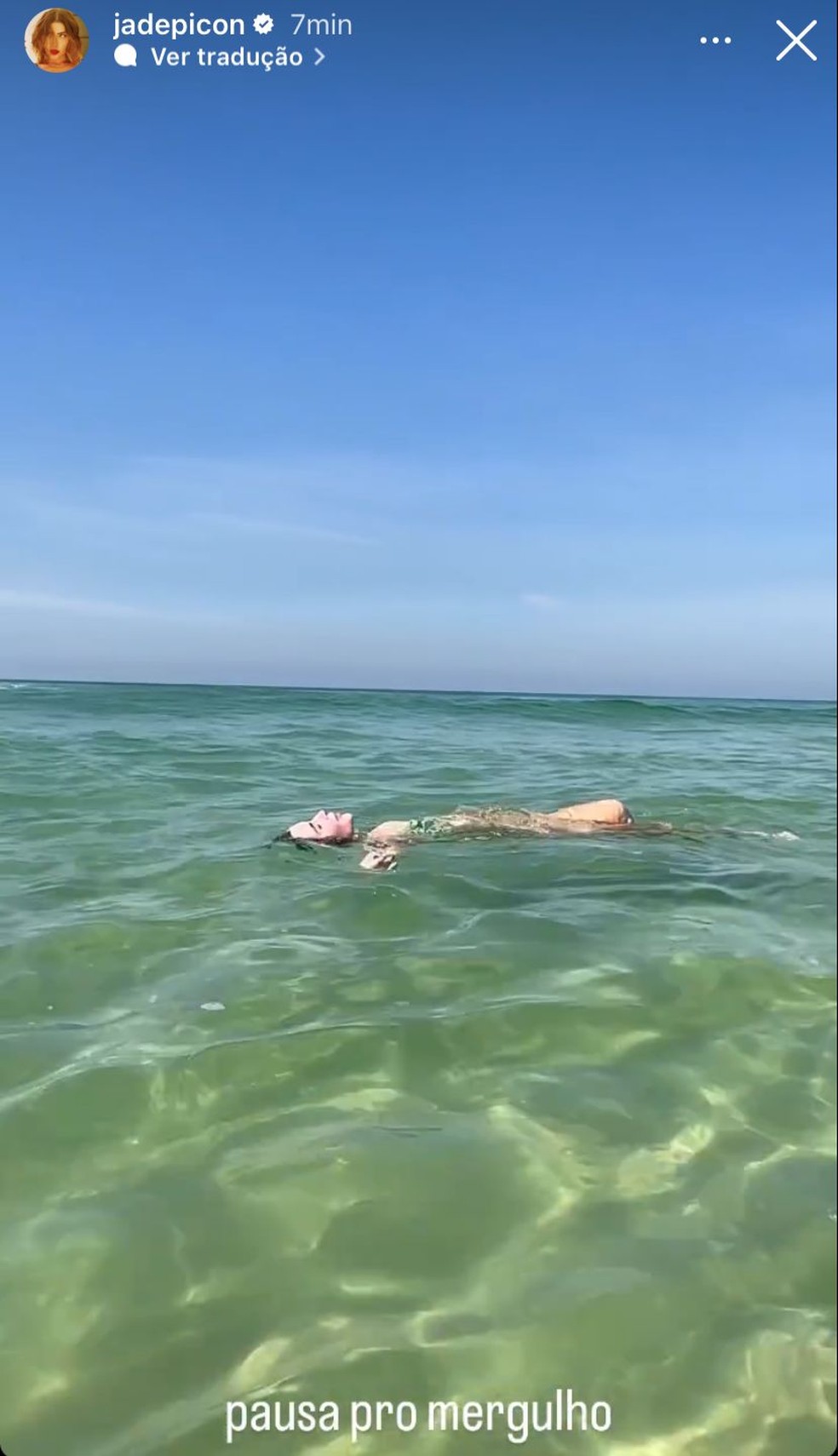 Jade Picon aproveita dia de sol na praia do Rio de Janeiro