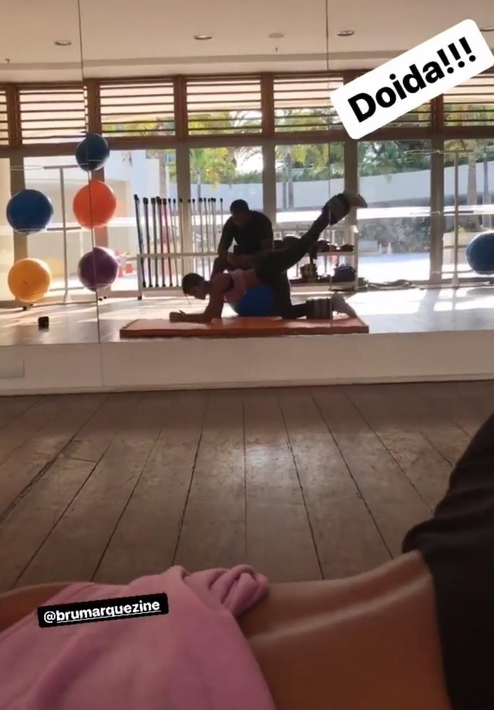 Barriga negativa de Bruna Marquezine impressiona Chico Salgado