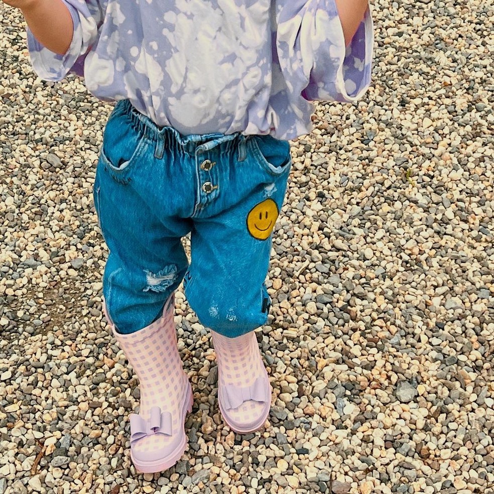 Gigi Hadid compartilha fotos da filha Khai e web reage: 