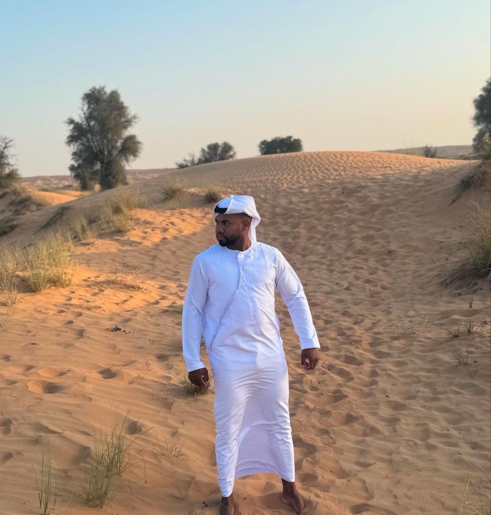Davi Brito conhece o Deserto Safari, em Dubai
