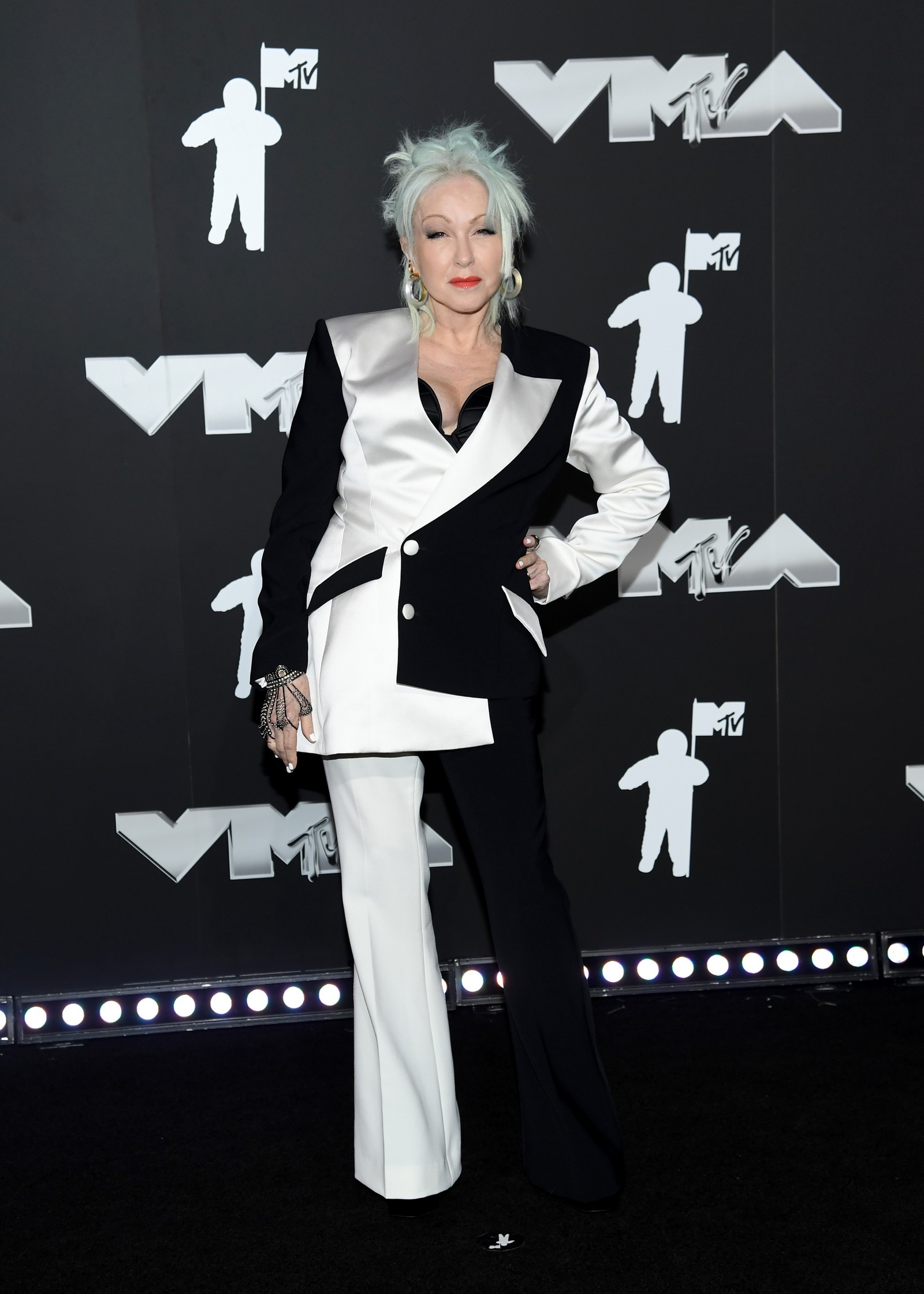 Katy Perry e Orlando Bloom posam em clima de romance no VMA 2024