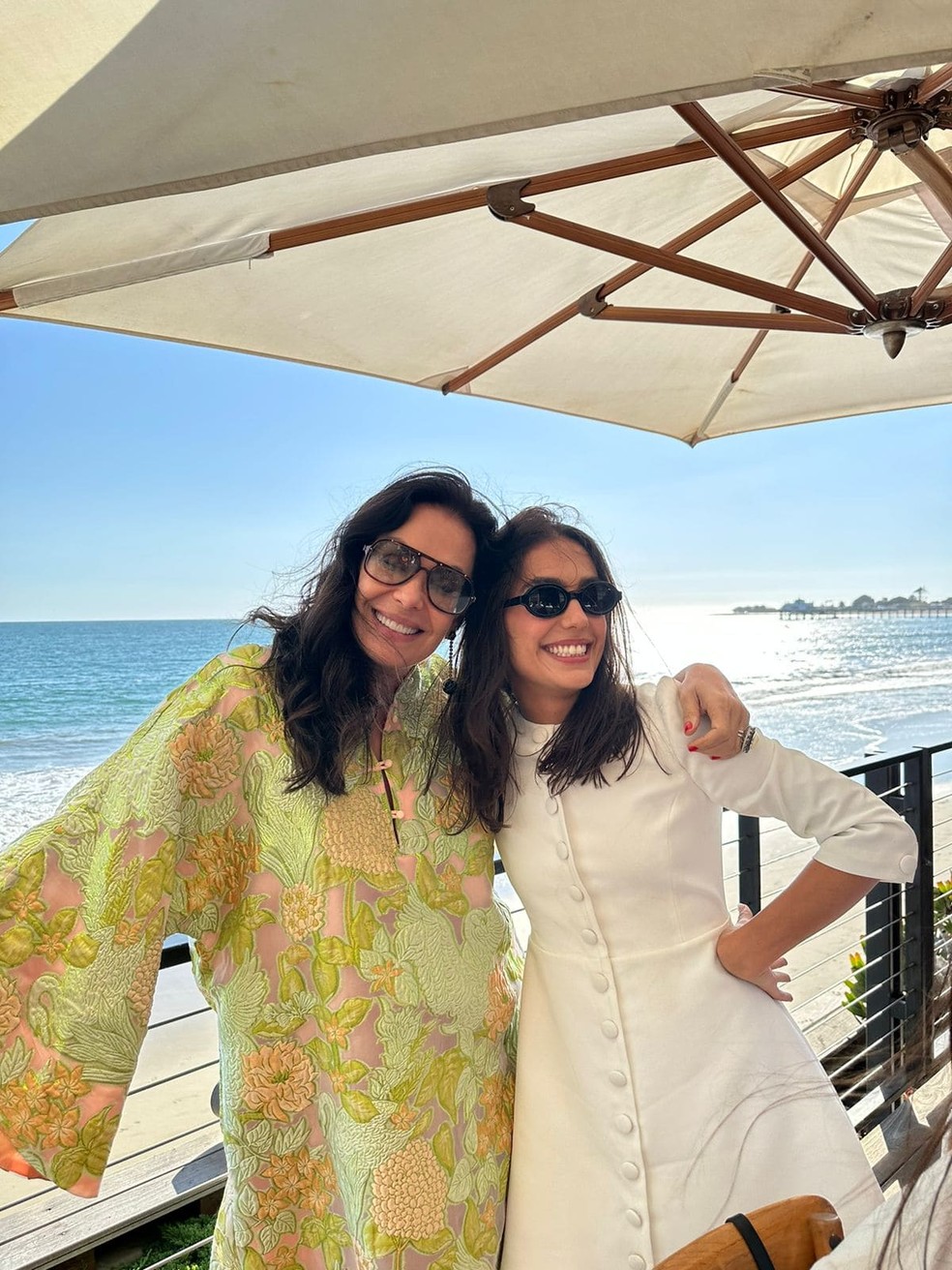 Valentina Ferraz Cohen se casa em Malibu, na Califórnia