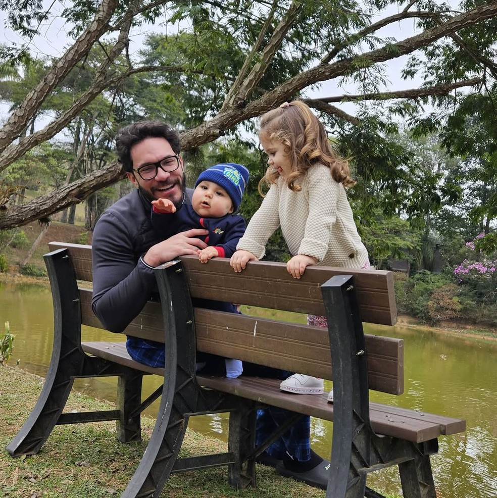 Eliezer exibe cliques ao lado de Lua e Ravi, seus filhos com Viih Tube ...