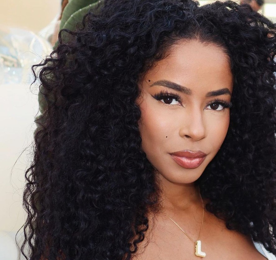 Lorena Maria esbanja beleza após anunciar gravidez com MC Daniel