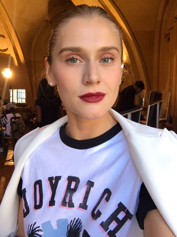 Celina Locks sobe à passarela de Tony Ward em Paris