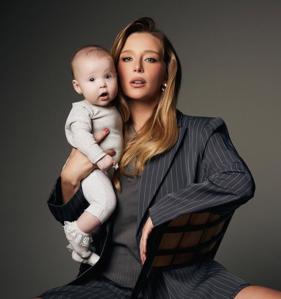 Duda Reis exibe novo ensaio com a filha, Aurora