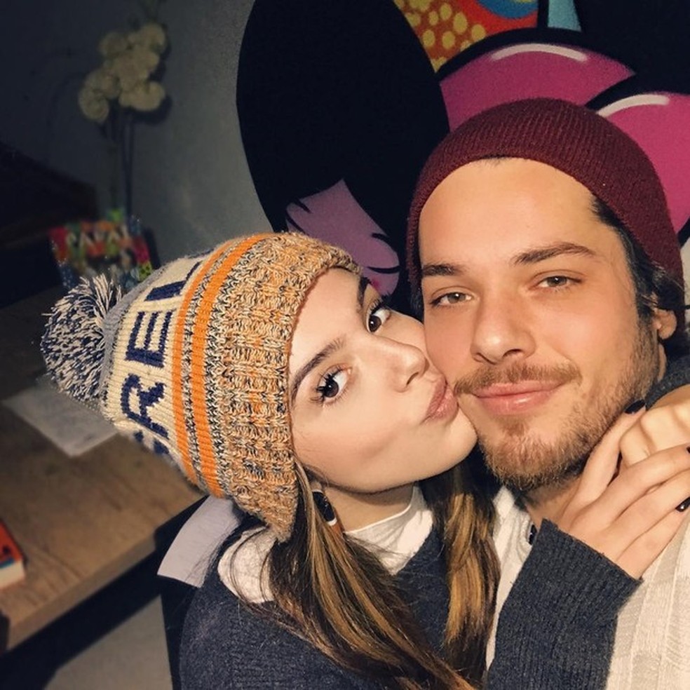 Gio Lancellotti posta foto romântica: 'Existe amor em SP'