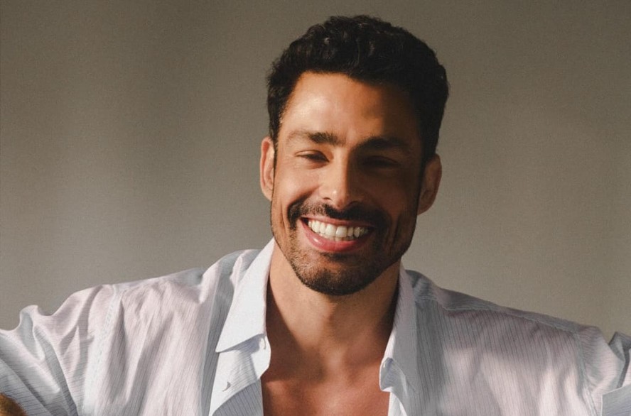 Cauã Reymond para a web com novo ensaio fotográfico