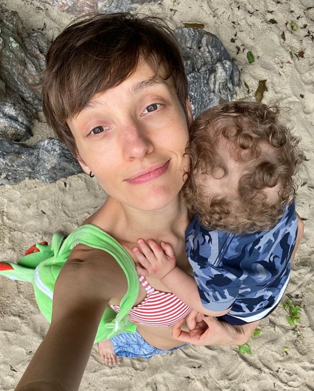 Isabel Hickmann surge perfeita de biquíni, mas mostra realidade dos ...