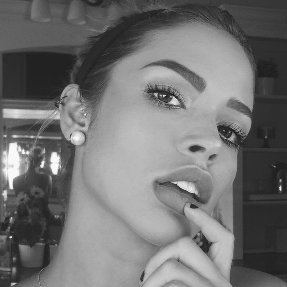 Carol Dias aparece pra lá de sexy nas redes sociais