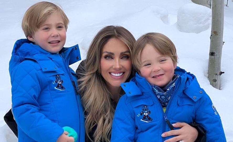 Anahí exibe momento fofo com os filhos: 'Parem o tempo'