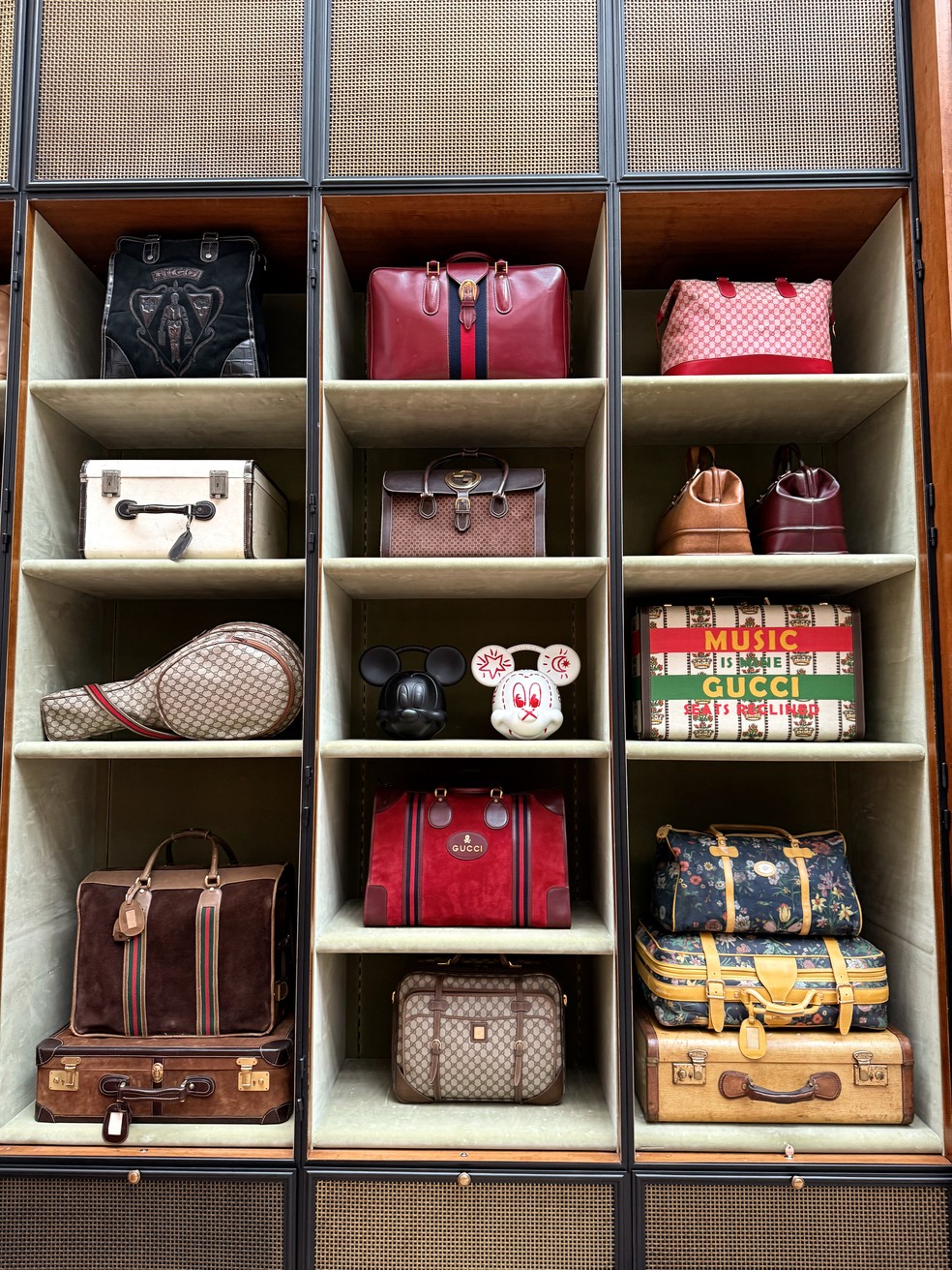 Livia Nunes divide seu diário de viagem para o desfile de cruise 2026 ...