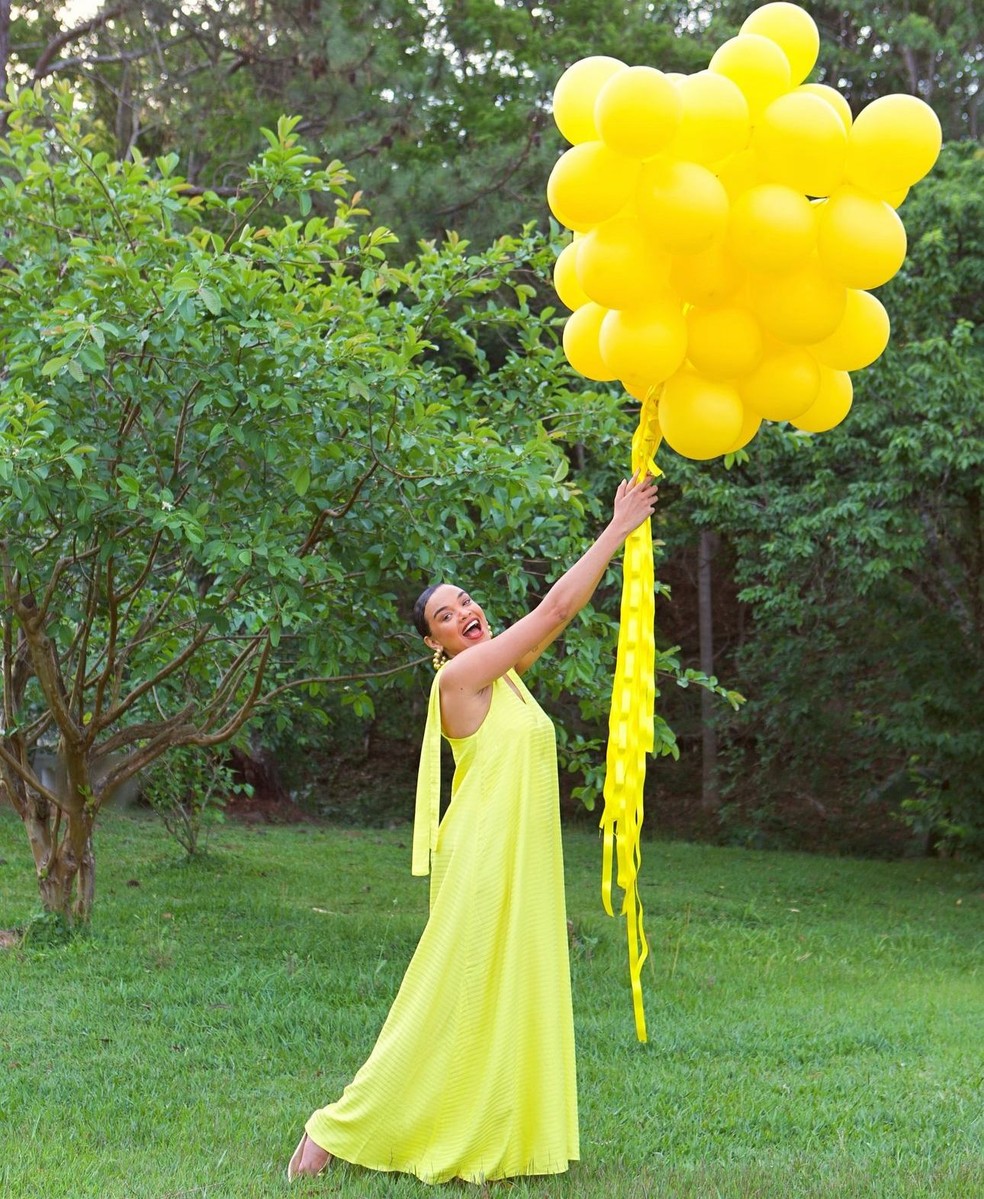 Lucy Ramos celebra a chegada dos 42 anos