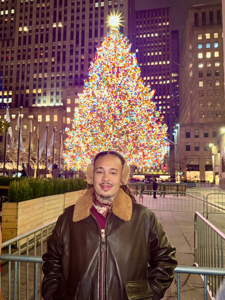 Gloria Groove curte o Natal em Nova York com a mãe: 'Natal gelado e ...